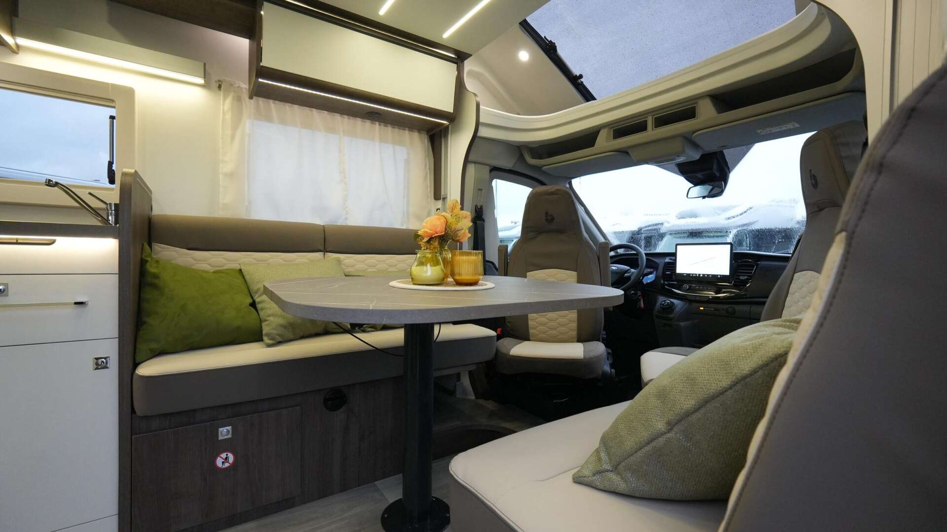 Benimar Cocoon 468 | Semi-Integraal | Benimar | Verkoop